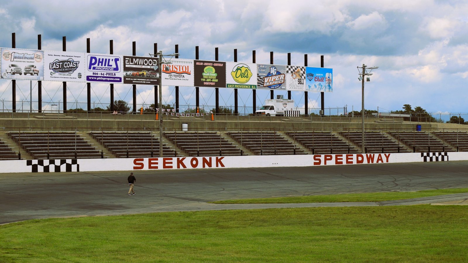 PIT BOX: Seekonk Speedway Welcomes the Whelen Modified Tour for the J&R ...